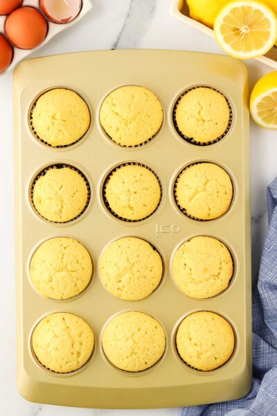 Lemon Stuffed Cupcakes - xoxoBella