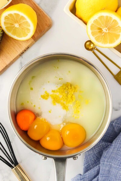 Lemon Stuffed Cupcakes - xoxoBella