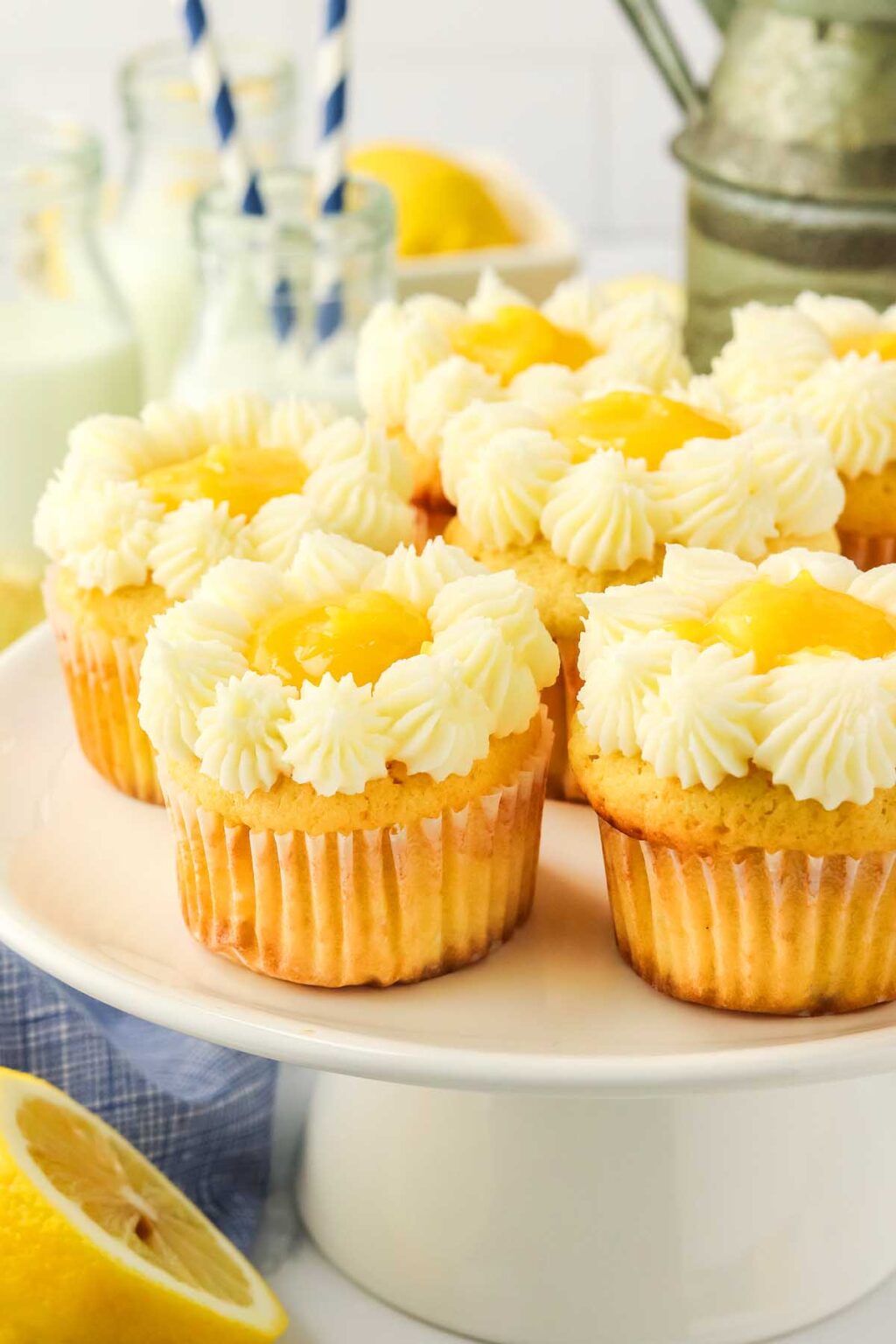 Lemon Stuffed Cupcakes - xoxoBella