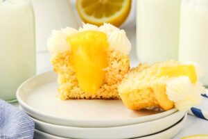 Lemon Stuffed Cupcakes - xoxoBella