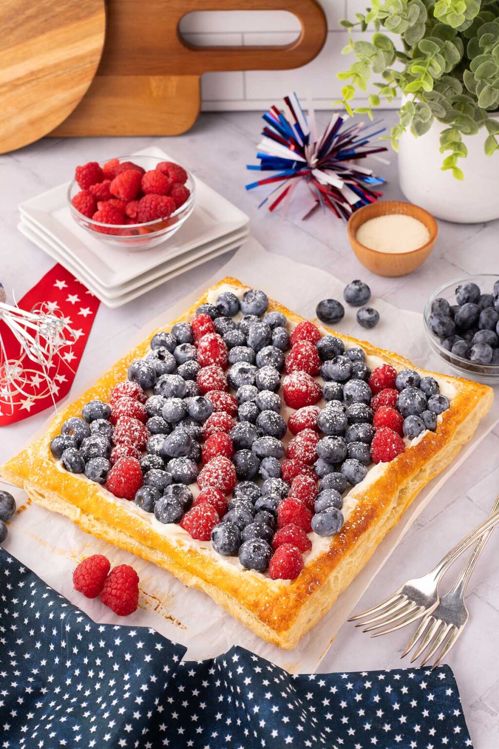 Berry Cheesecake Puff Pastry Tart - xoxoBella