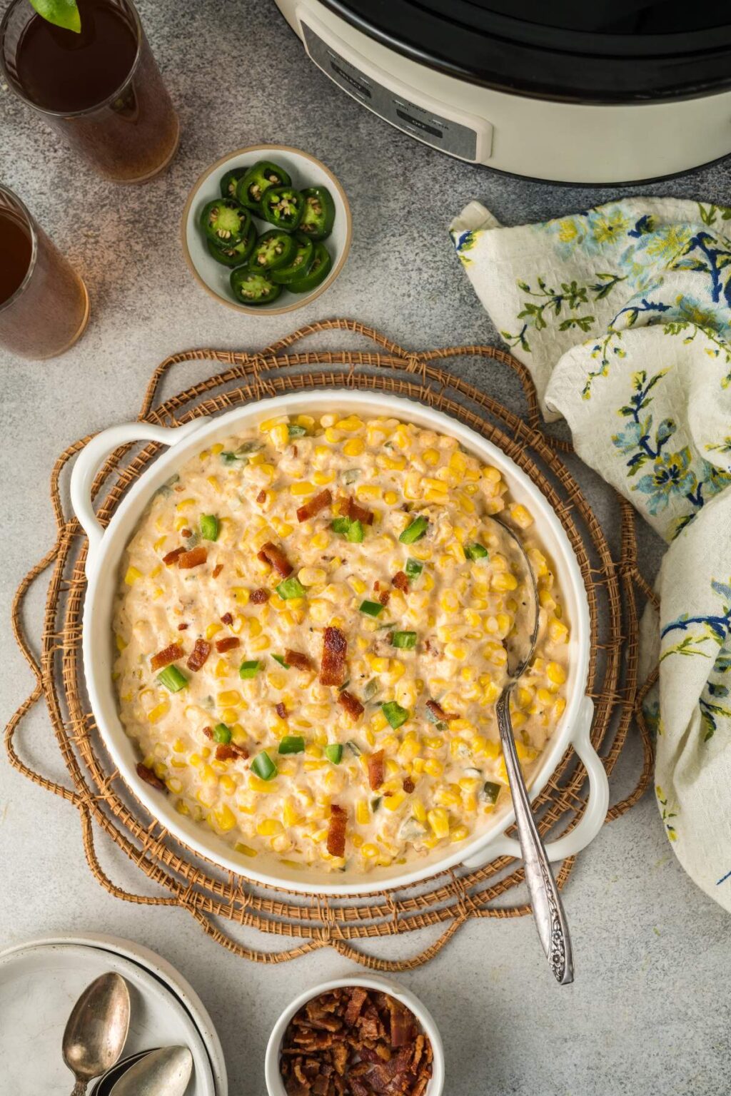 Slow Cooker Jalapeño Popper Creamed Corn - xoxoBella