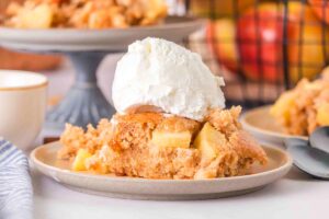 Bisquick Apple Cobbler - xoxoBella