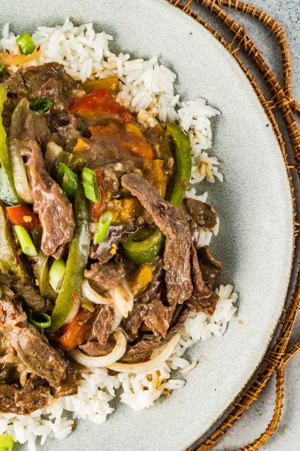 Slow Cooker Pepper Steak - xoxoBella