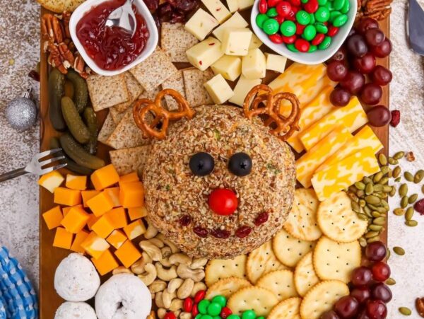 Christmas Reindeer Cheese Ball - xoxoBella