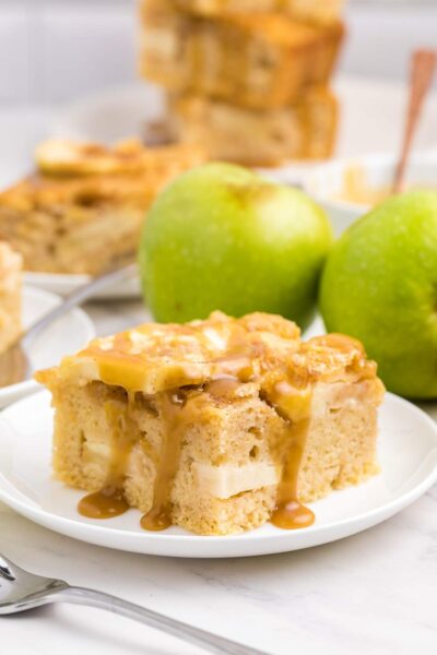 Apple Sheet Cake - xoxoBella