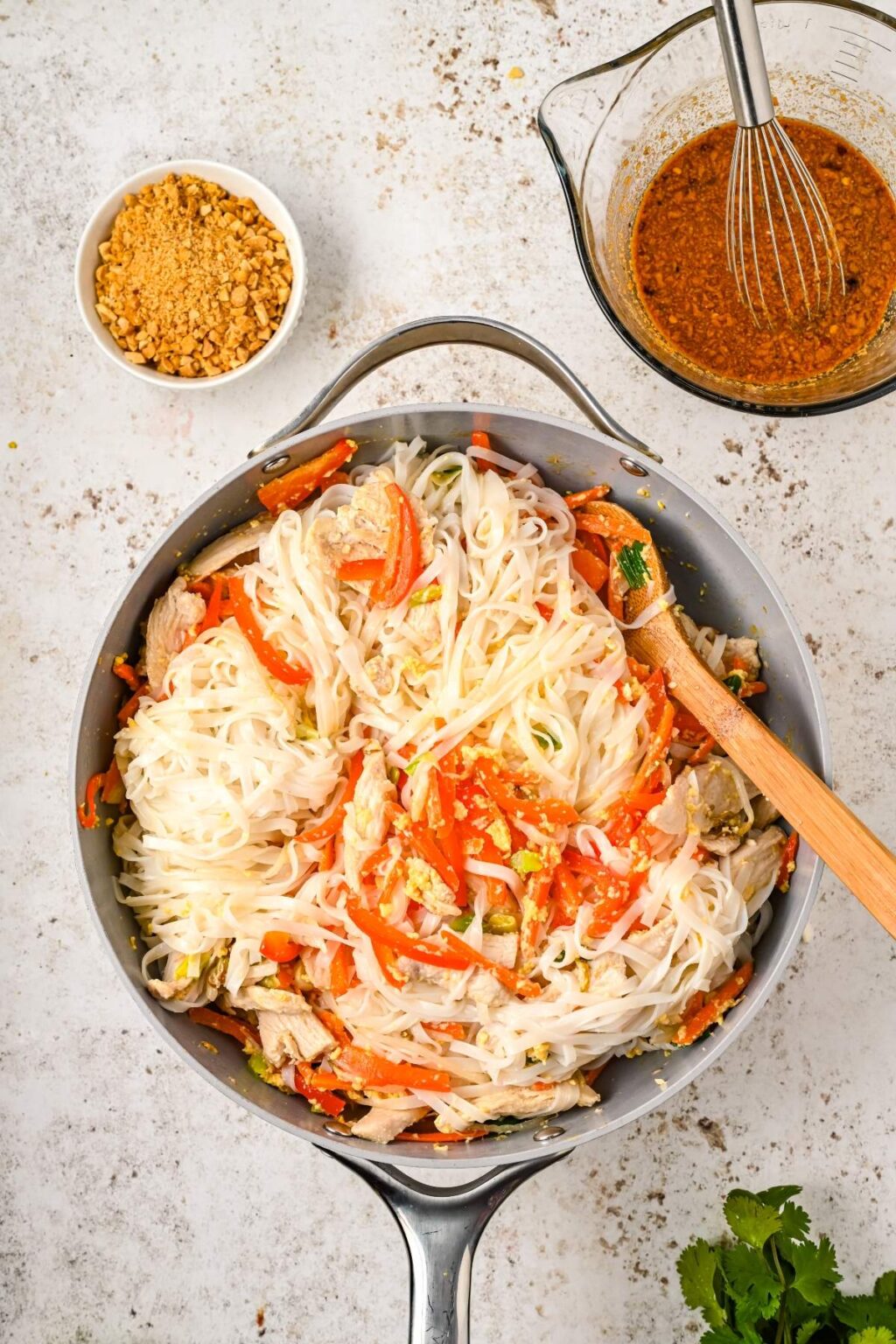 Easy Chicken Pad Thai - xoxoBella