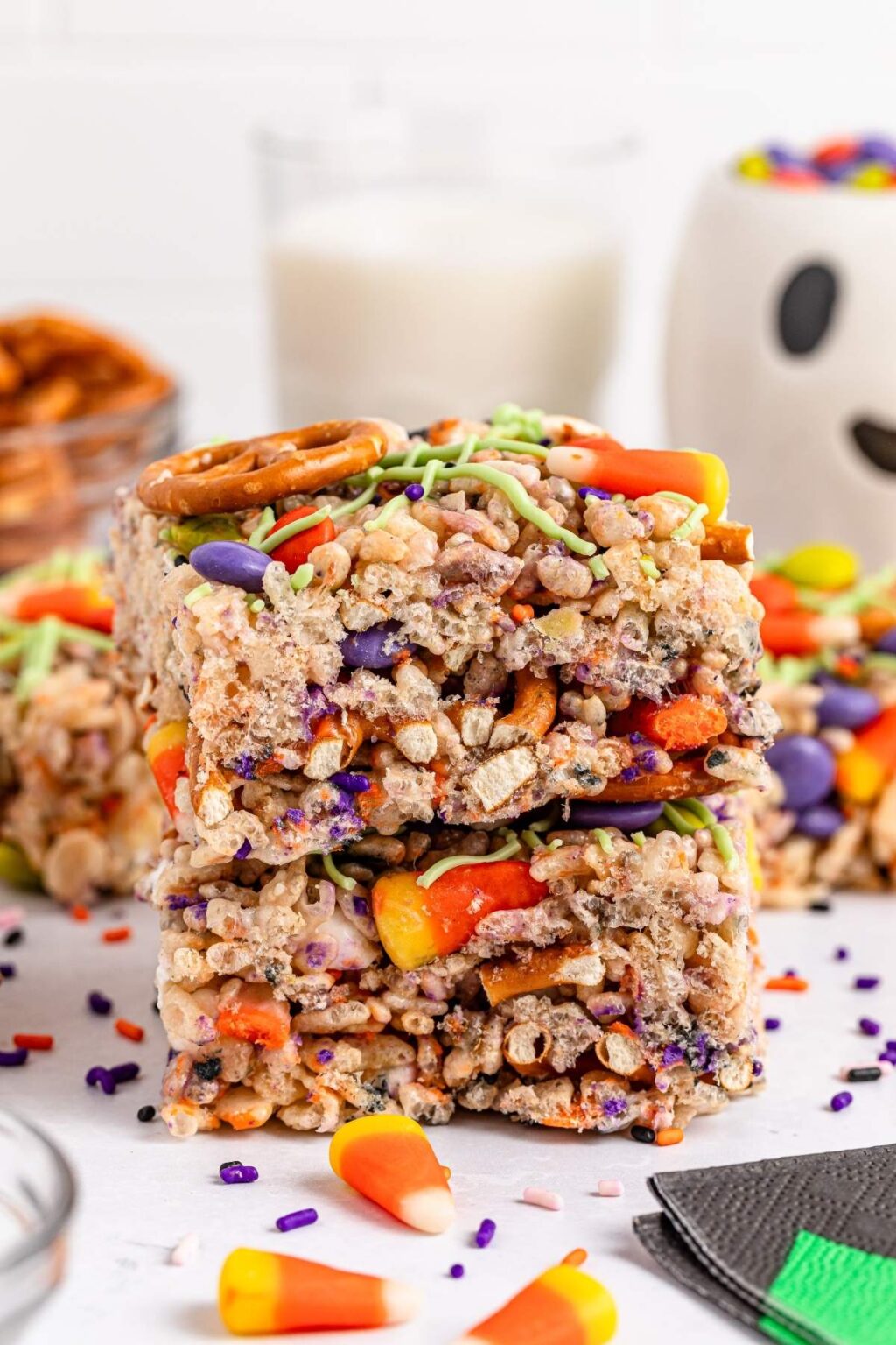 Halloween Rice Krispie Treats - xoxoBella