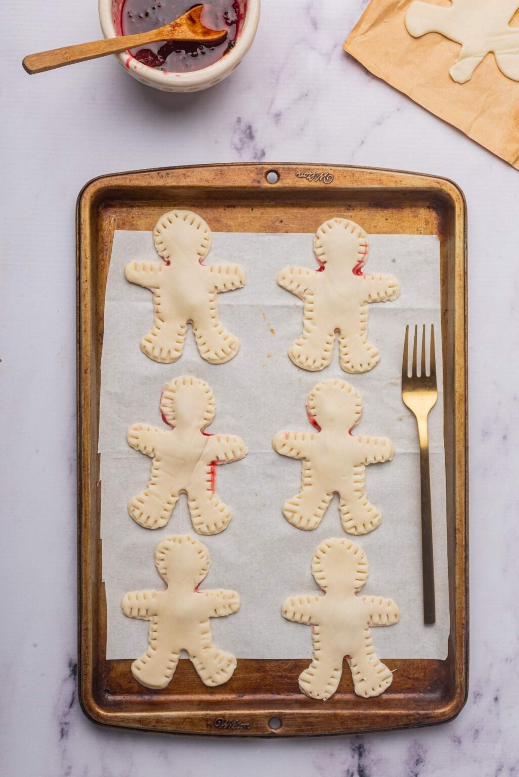 Halloween Mummy Hand Pies - xoxoBella