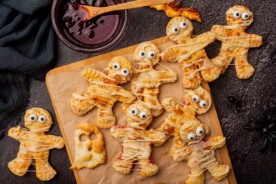 Halloween Mummy Hand Pies - xoxoBella