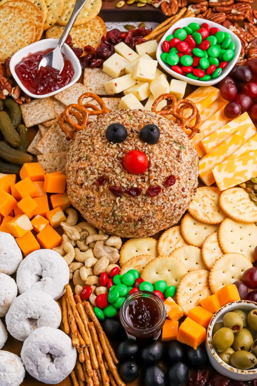 Christmas Reindeer Cheese Ball - xoxoBella
