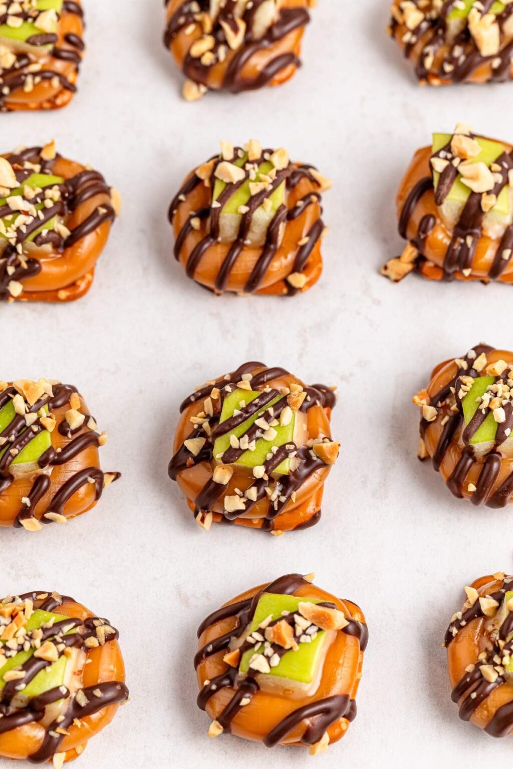 Caramel Apple Pretzel Bites - xoxoBella
