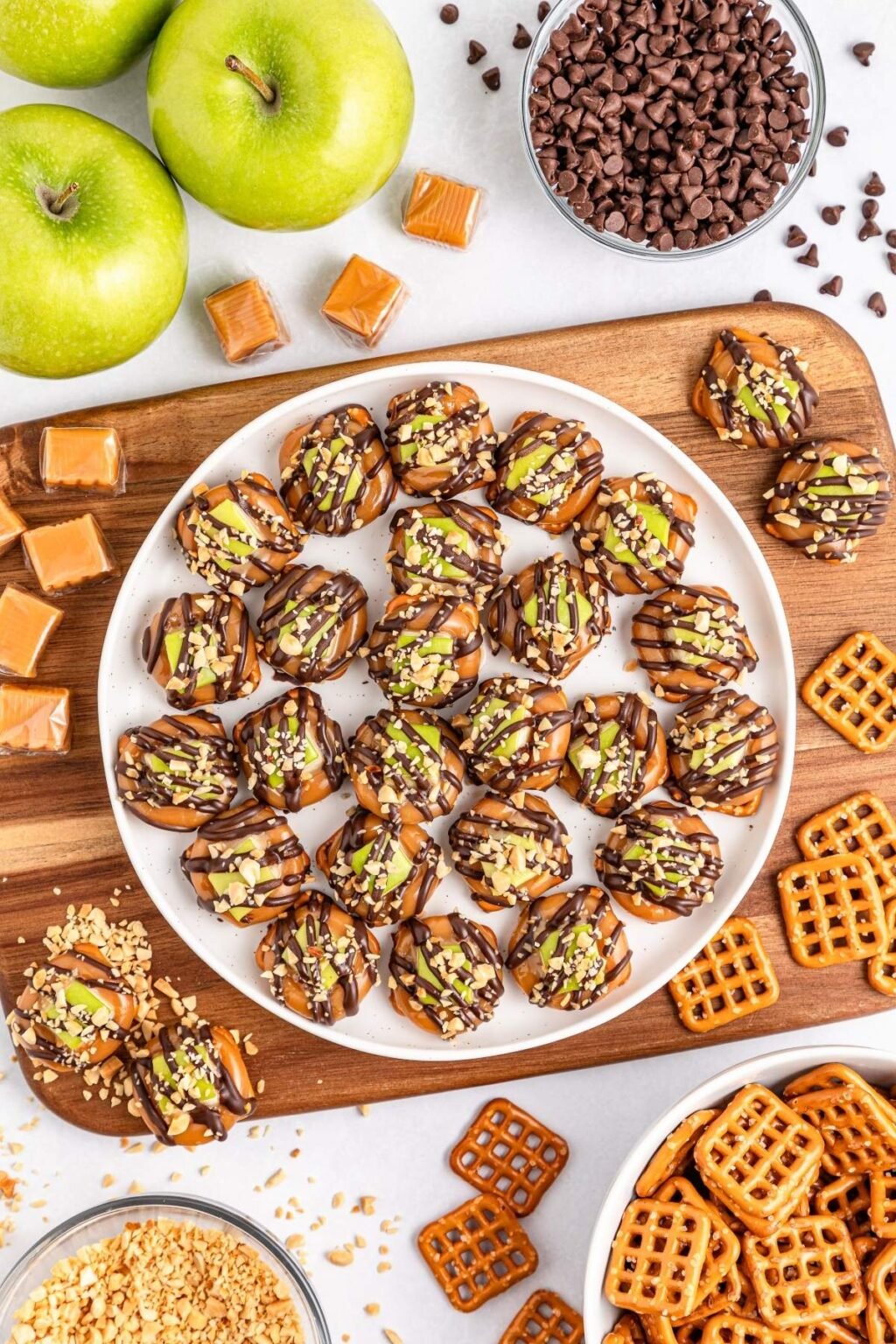 Caramel Apple Pretzel Bites - xoxoBella
