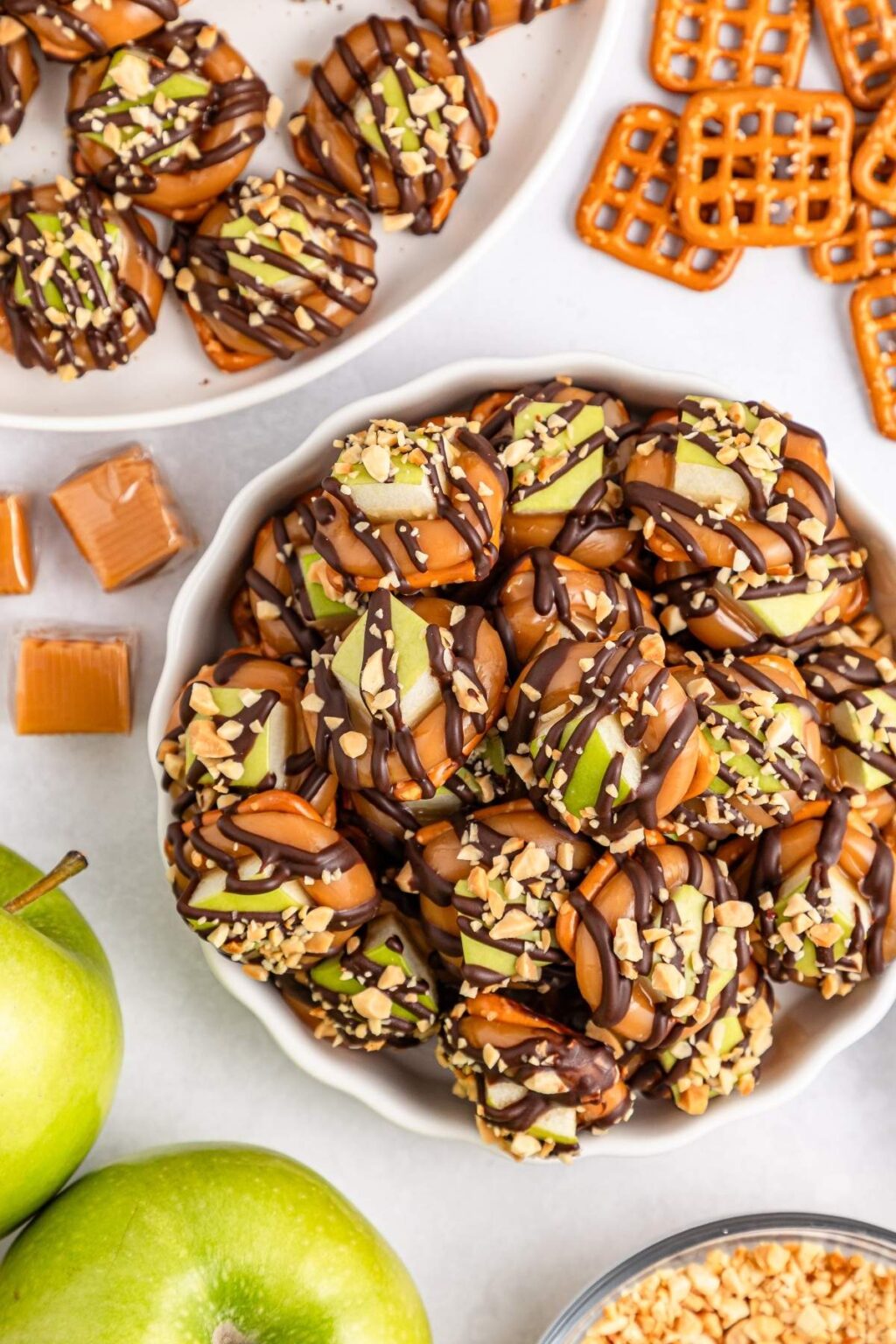 Caramel Apple Pretzel Bites - xoxoBella