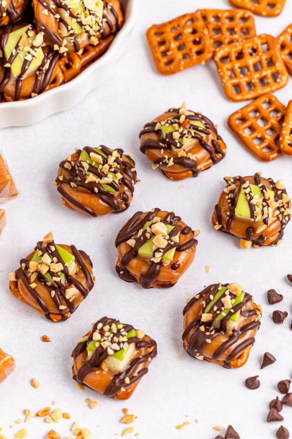 Caramel Apple Pretzel Bites - xoxoBella