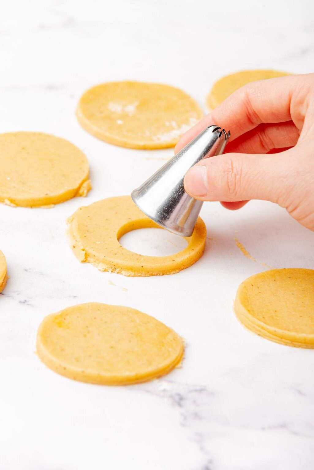 Biscoff Reindeer Linzer Cookies - xoxoBella