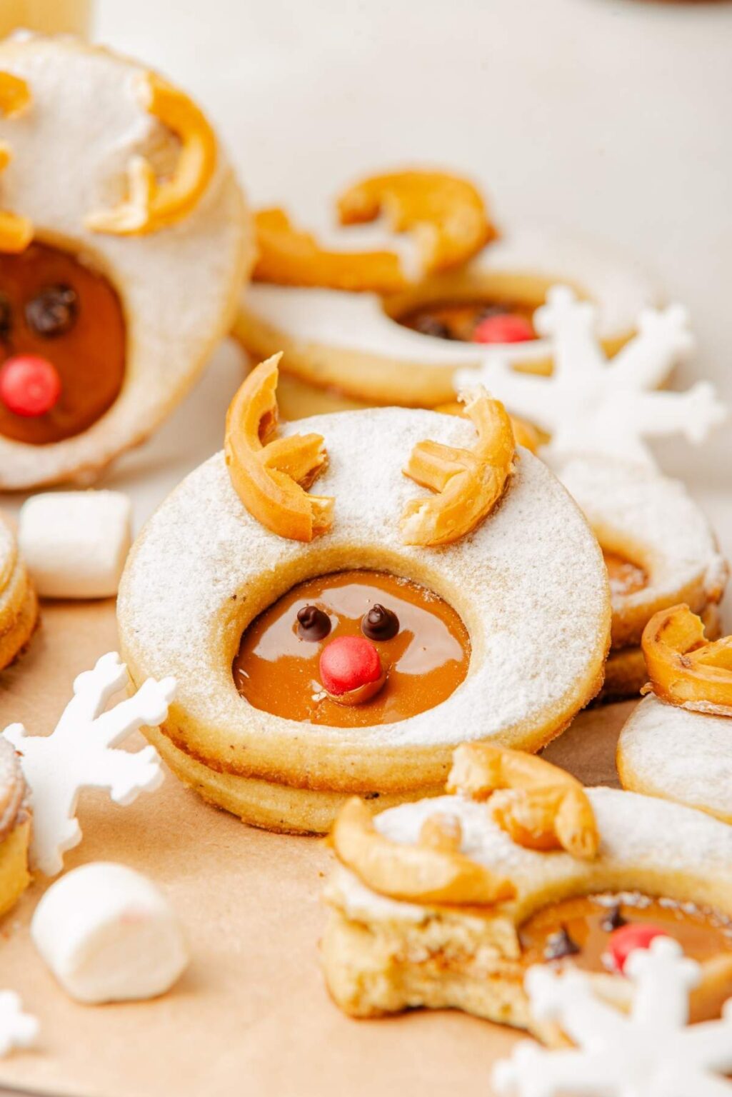 Biscoff Reindeer Linzer Cookies - xoxoBella