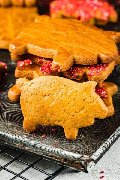 Marranitos - Mexican Gingerbread Pigs - xoxoBella