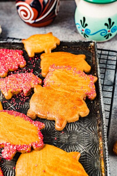 Marranitos - Mexican Gingerbread Pigs - xoxoBella