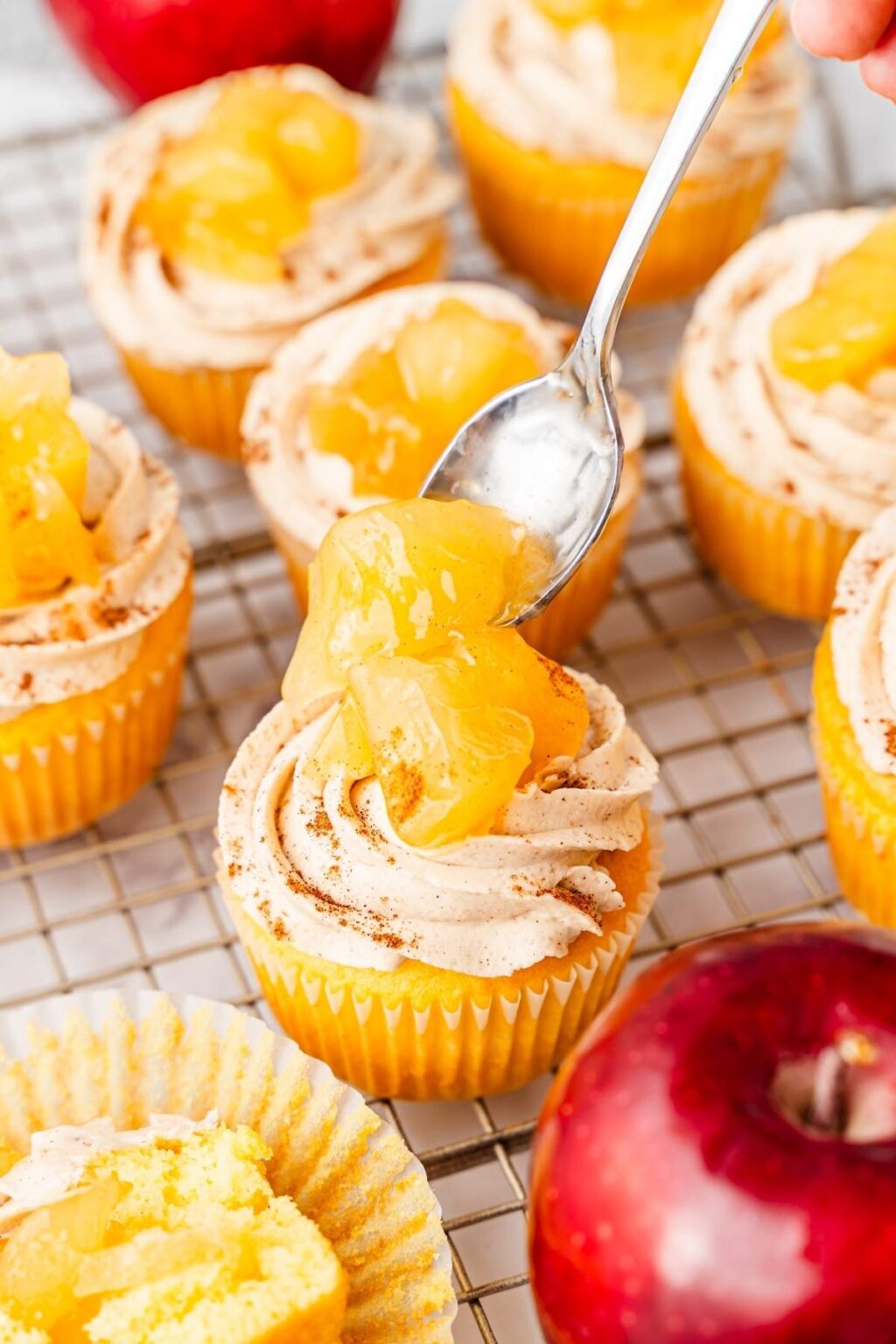 Apple Pie Cupcakes - xoxoBella