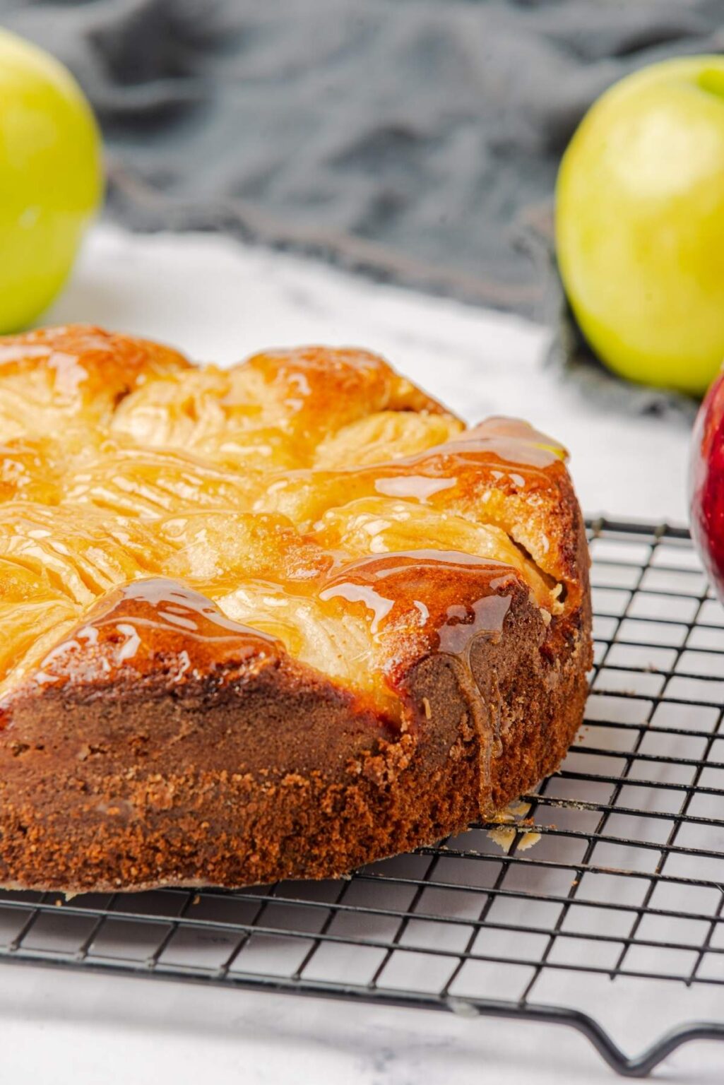 Apple Ginger Cake - xoxoBella