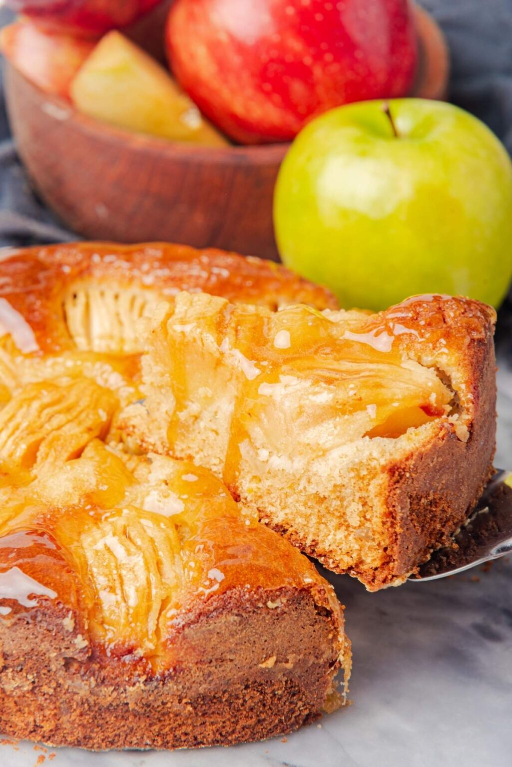 Apple Ginger Cake - xoxoBella