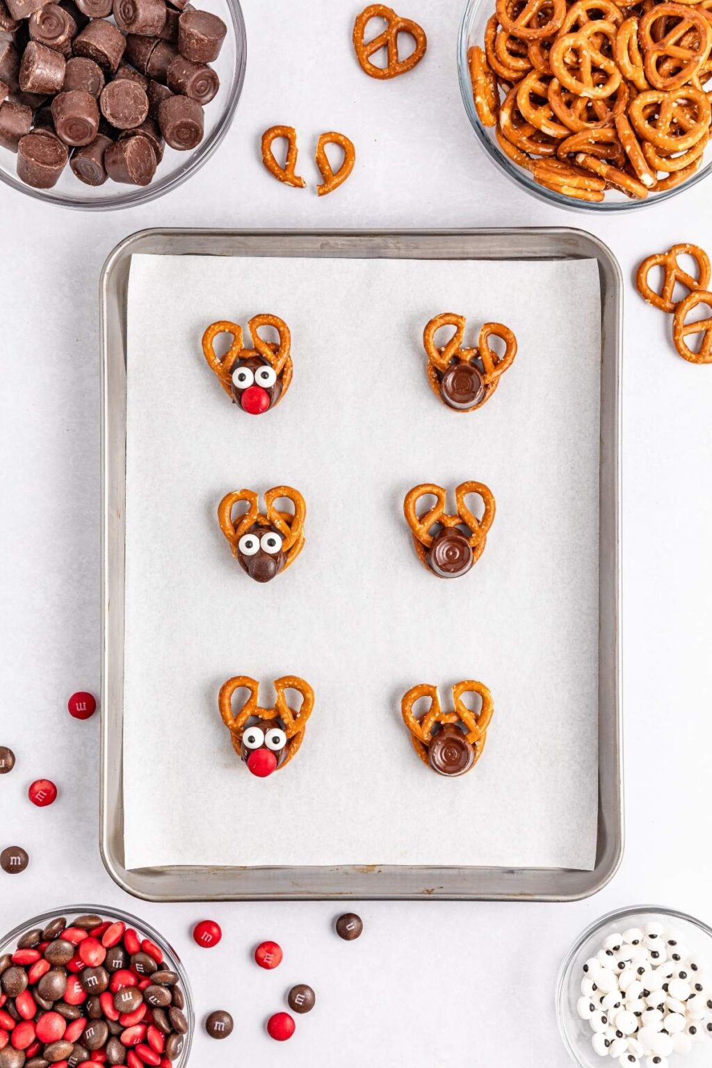 Reindeer Rolo Pretzels - xoxoBella