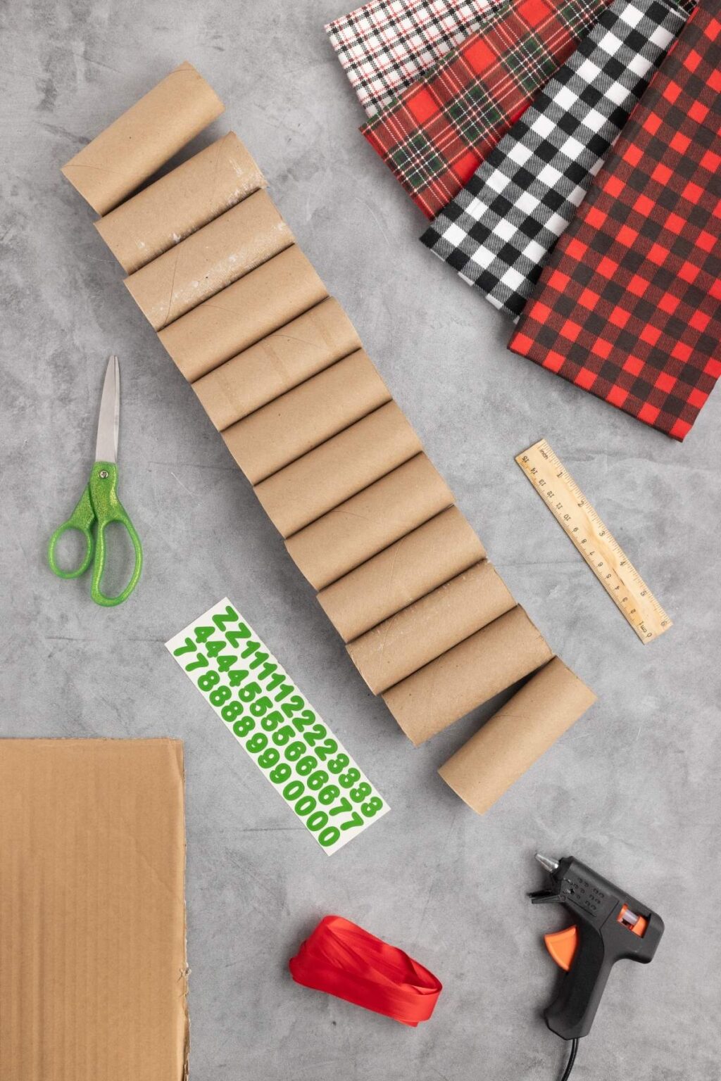 DIY 12 Days of Christmas Countdown Calendar - xoxoBella