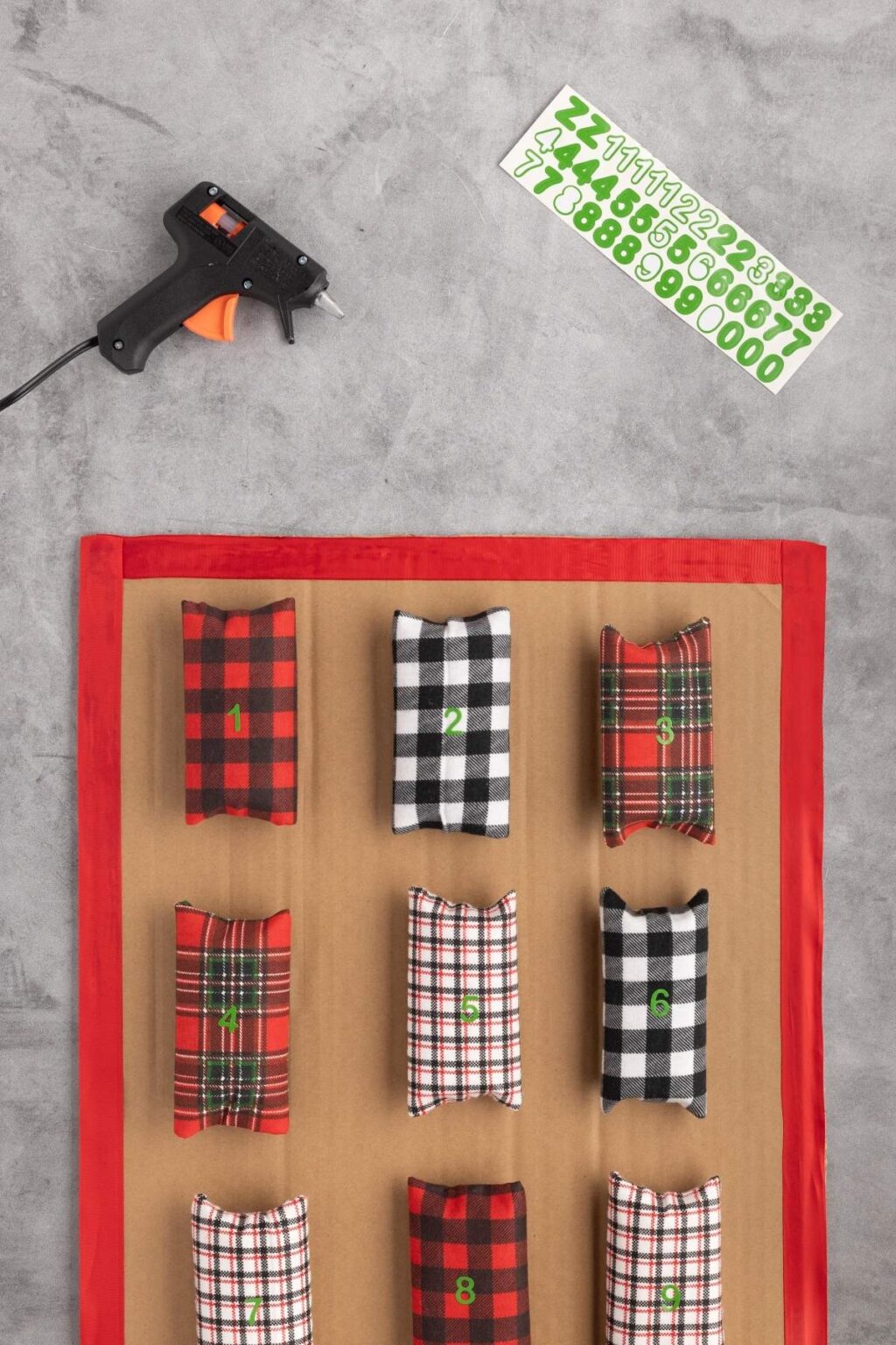 DIY 12 Days of Christmas Countdown Calendar - xoxoBella