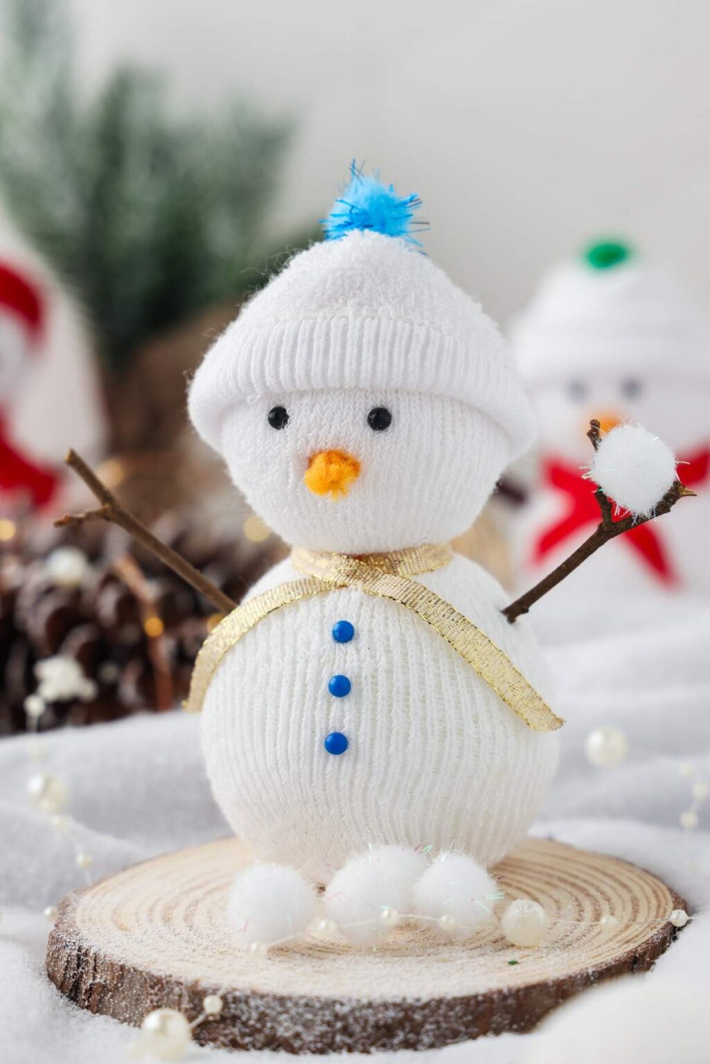 Easy Sock Snowmen