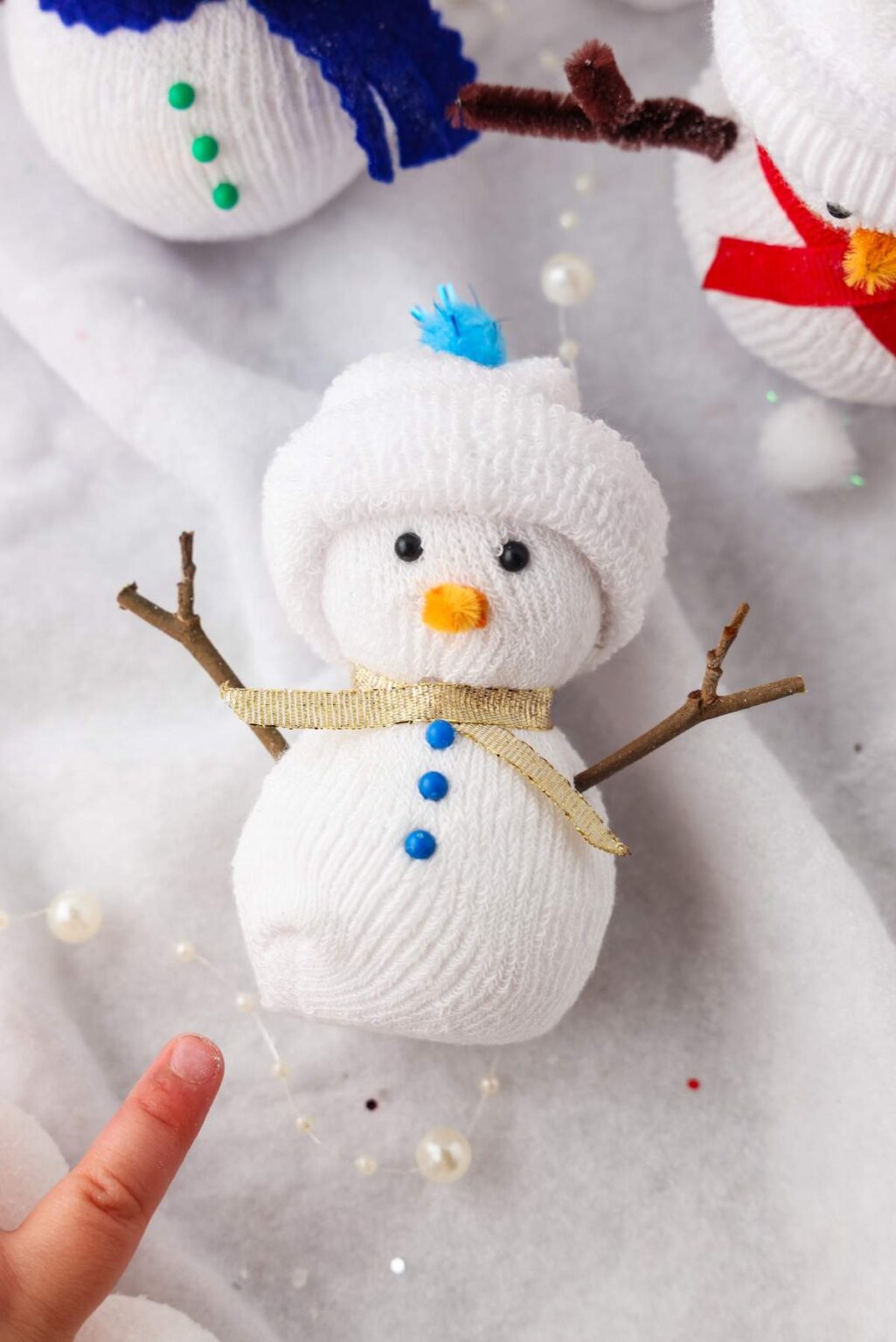 Easy Sock Snowmen