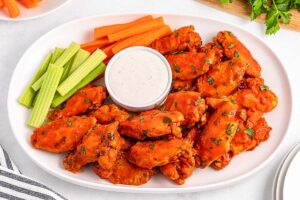 Slow Cooker Buffalo Wings - xoxoBella
