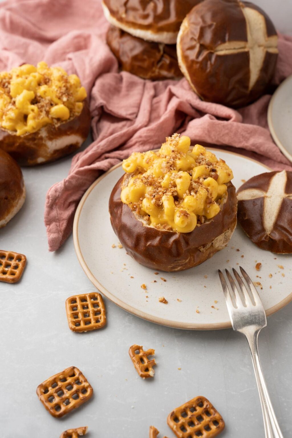 Mac & Beer Cheese in Pretzel Bowls - xoxoBella