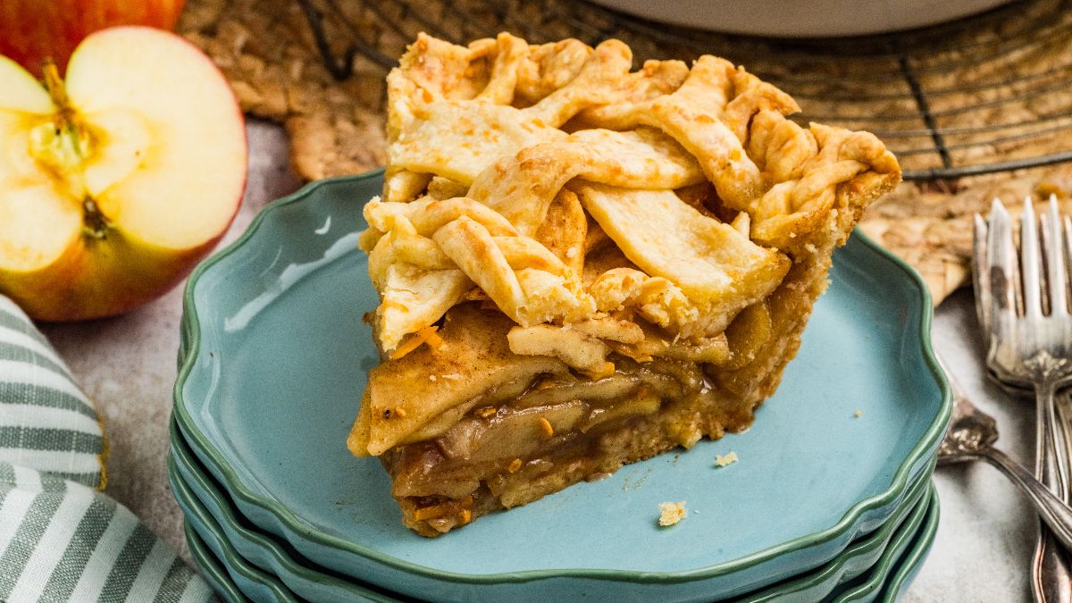 Apple Cheddar Pie - xoxoBella