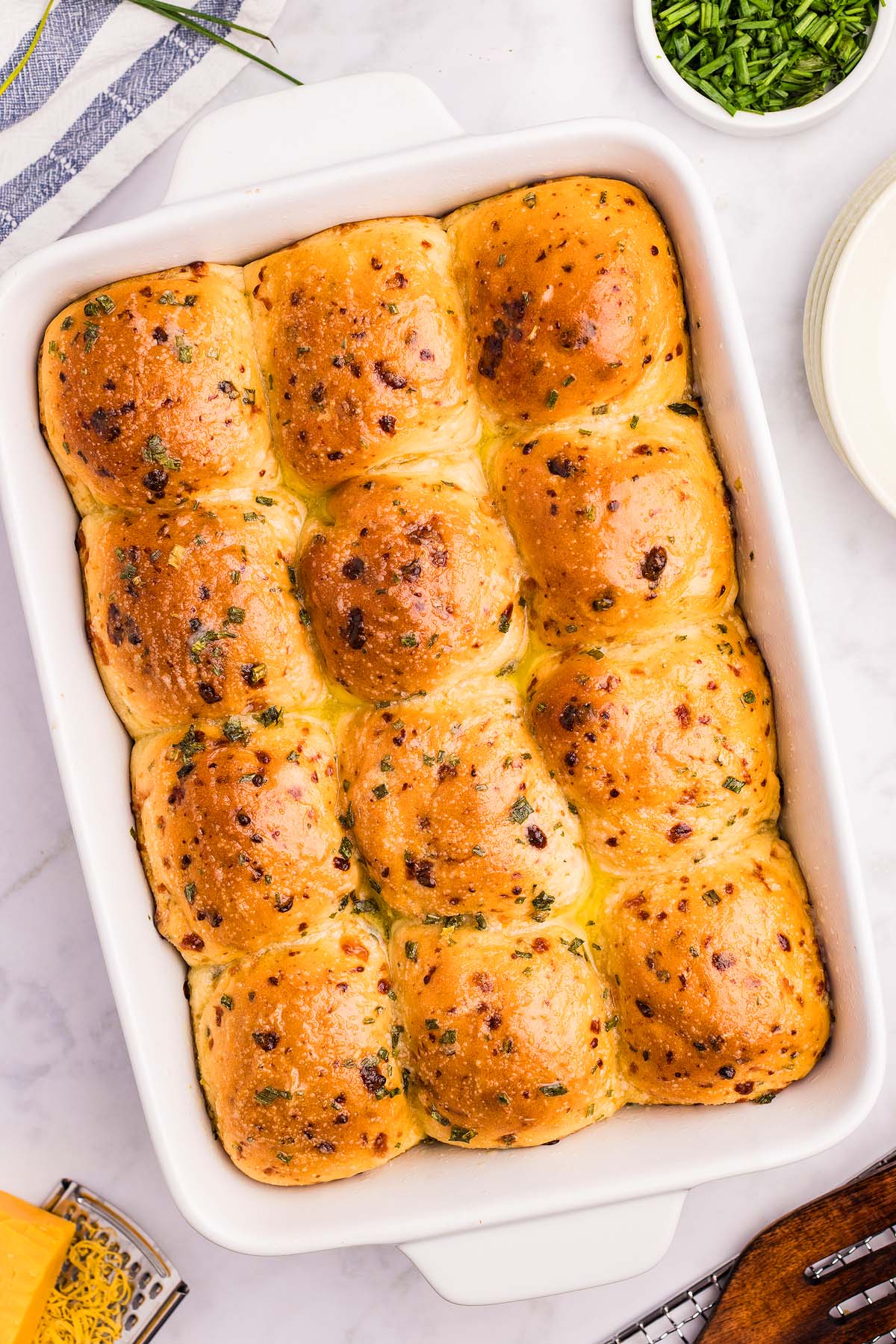 Cheddar Chive Dinner Rolls - xoxoBella