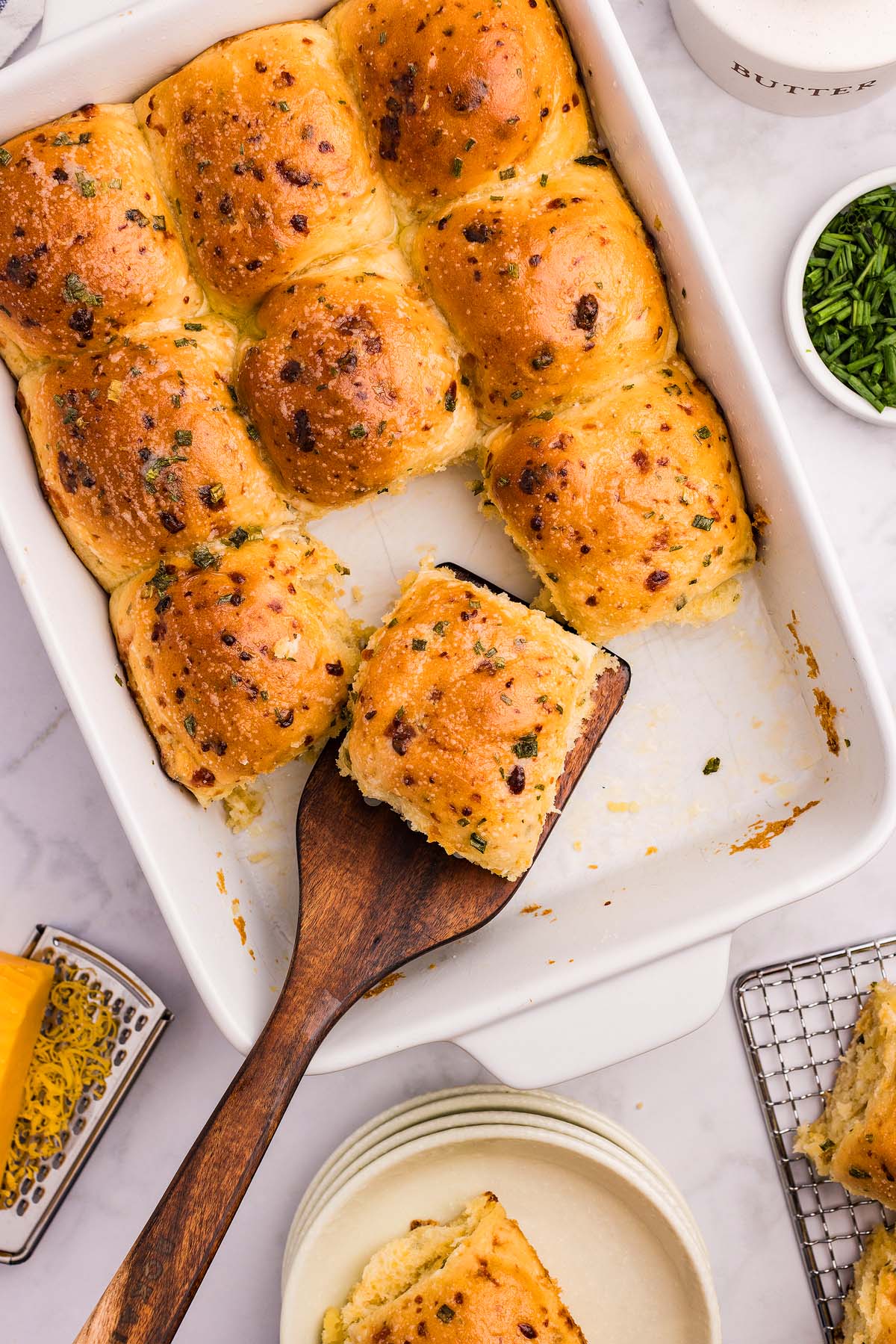 Cheddar Chive Dinner Rolls - xoxoBella