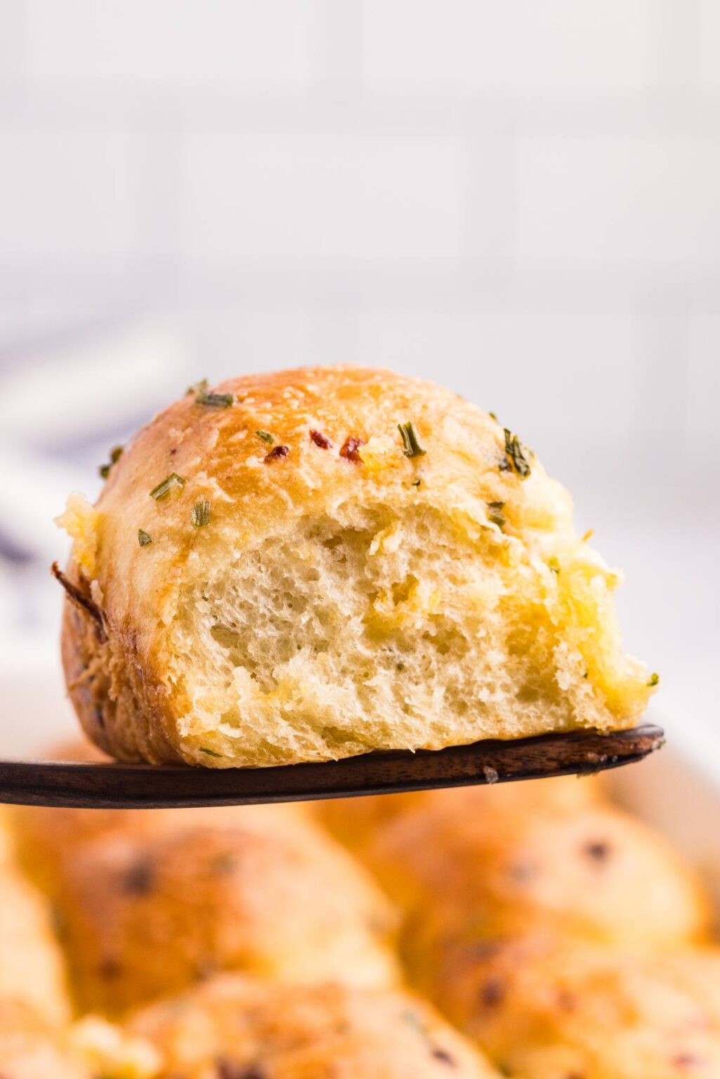 Cheddar Chive Dinner Rolls - xoxoBella