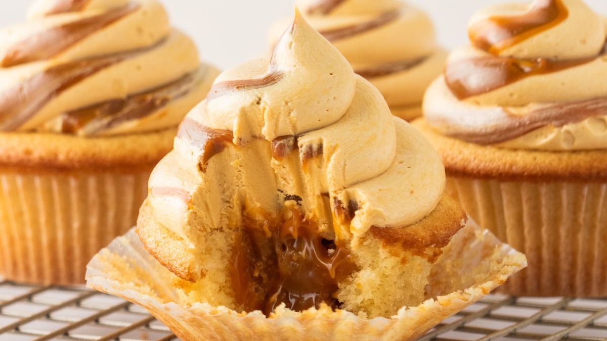 Dulce de Leche Cupcakes - xoxoBella