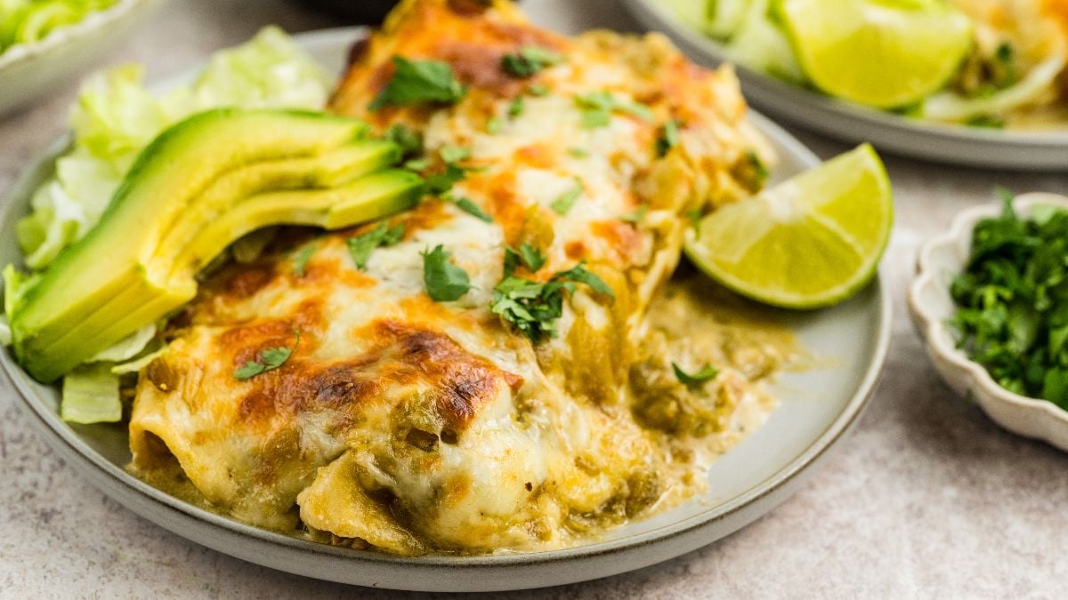 Salsa Verde Chicken Enchiladas - xoxoBella