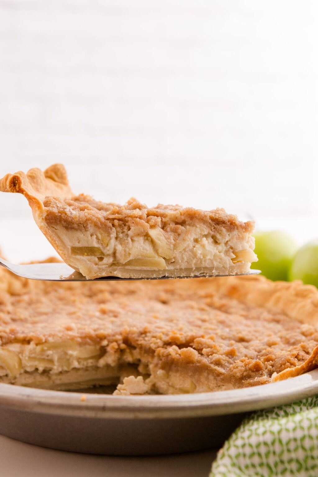 Sour Cream Apple Pie - xoxoBella