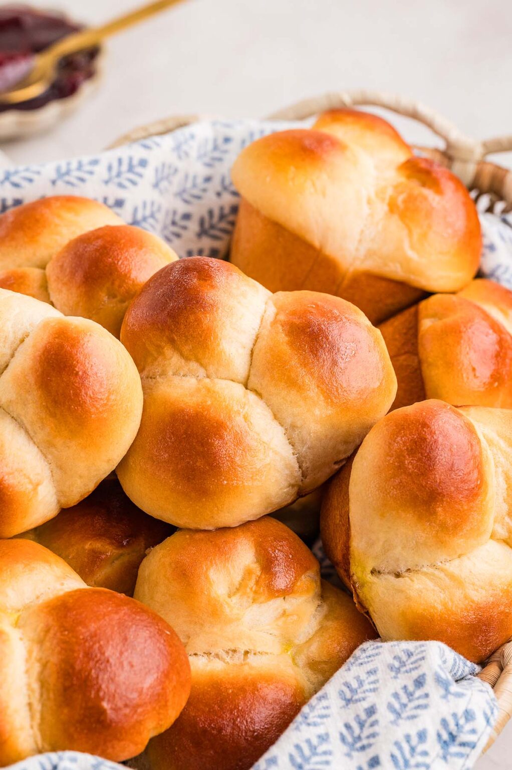 Cloverleaf Rolls - xoxoBella