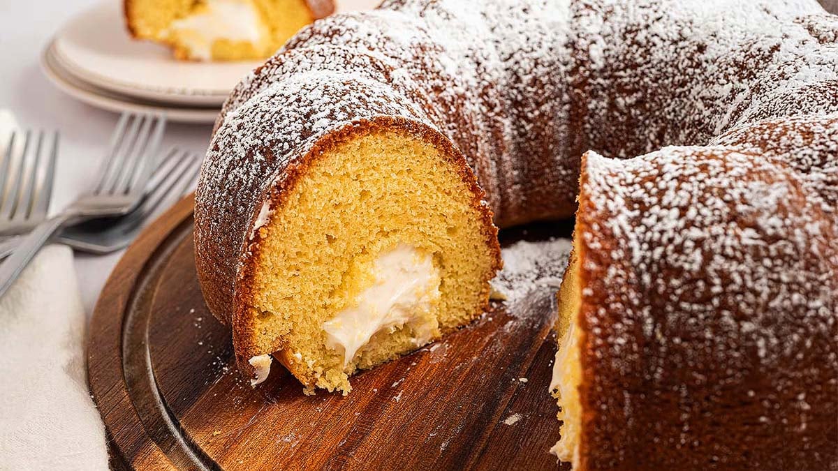 Twinkie Cake - xoxoBella