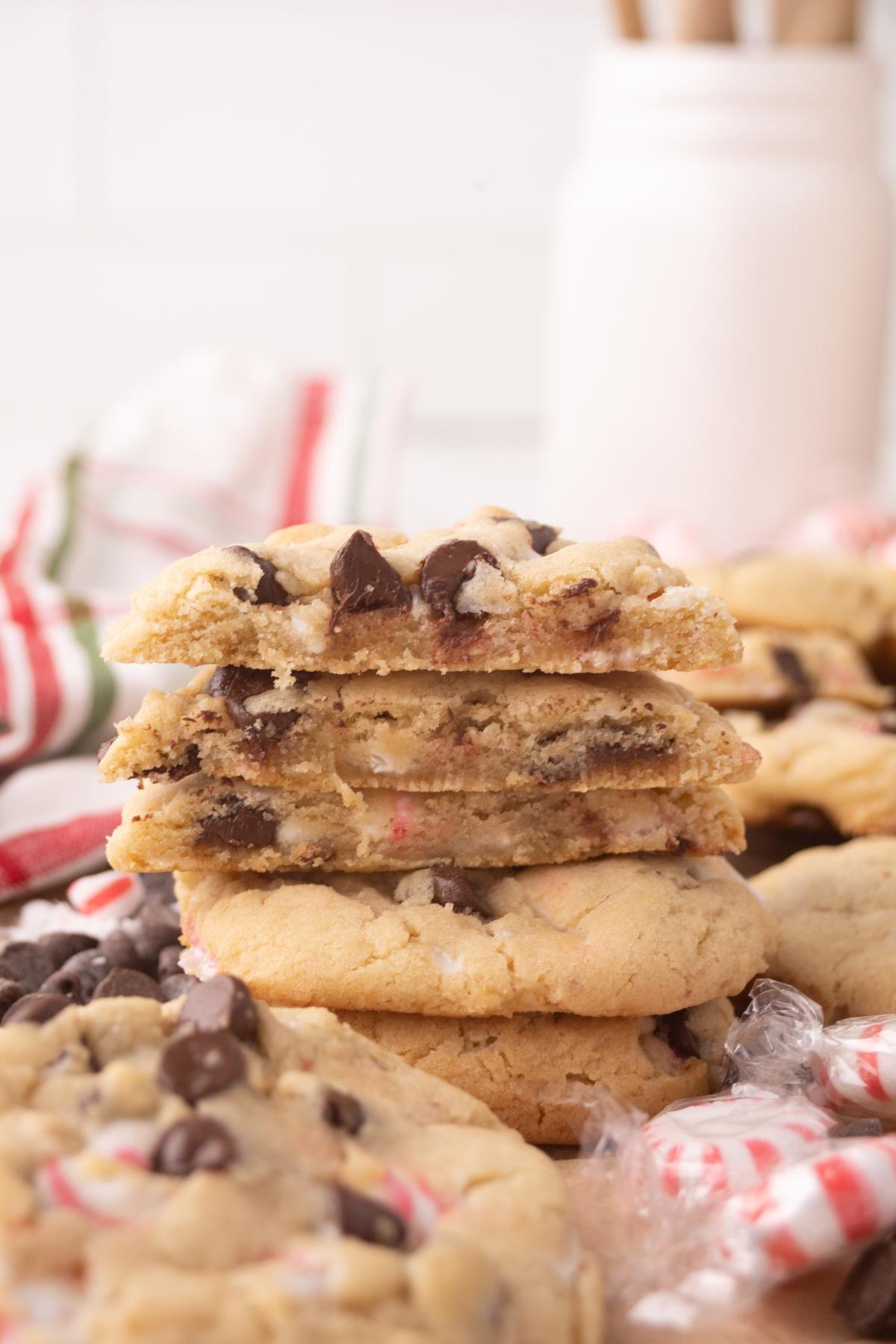 Peppermint Chocolate Chip Cookies - xoxoBella