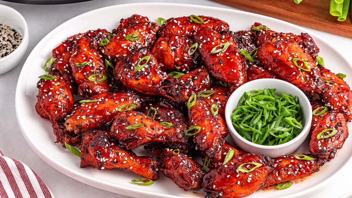 Slow Cooker Spicy Korean Wings - xoxoBella
