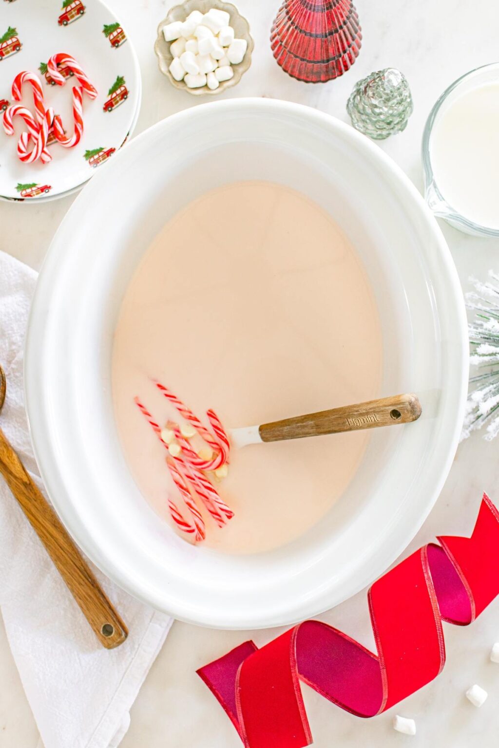Slow Cooker Candy Cane Hot Chocolate - xoxoBella